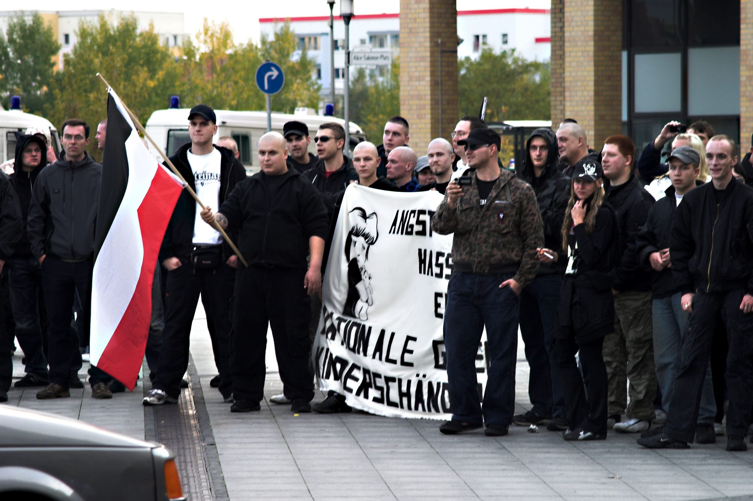 Right-wing extremism and populism - Amadeu Antonio Stiftung