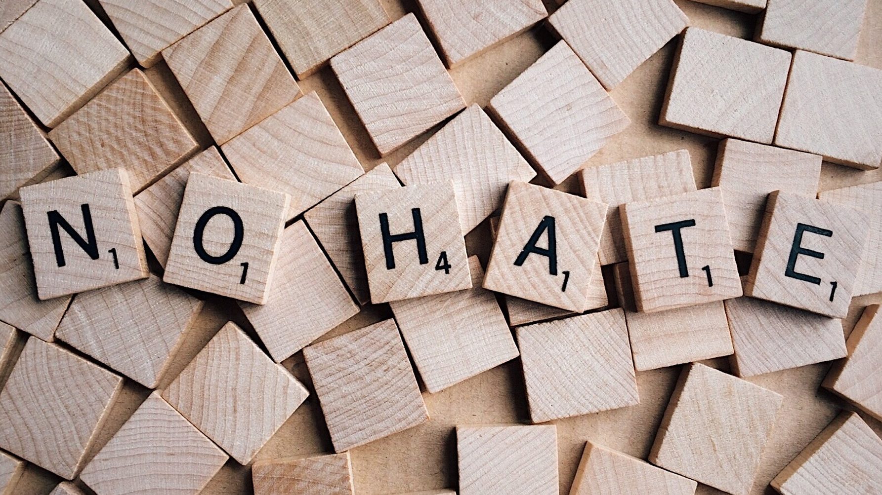 Menschenwürde online verteidigen – Gegen Hass im Netz - Amadeu Antonio ...